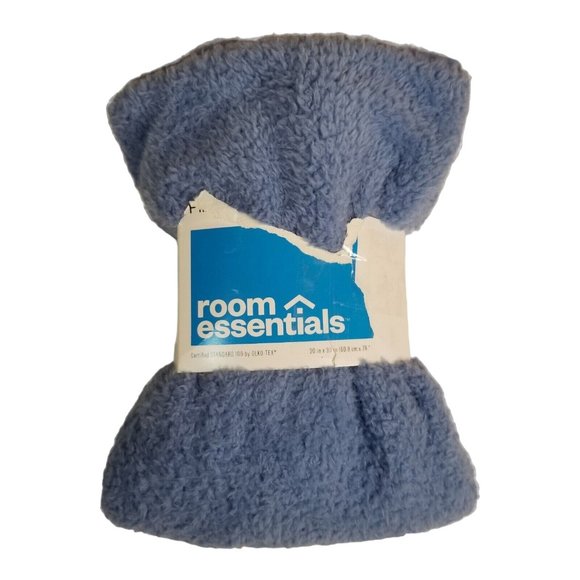 Room Essentials | Bedding | Room Essentials Decorative Plush Textured ...